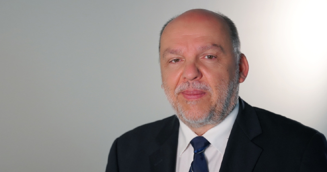 Bemutatjuk Dr. Veres Róbert ideg-és gerincsebészt-Budai Egészségközpont